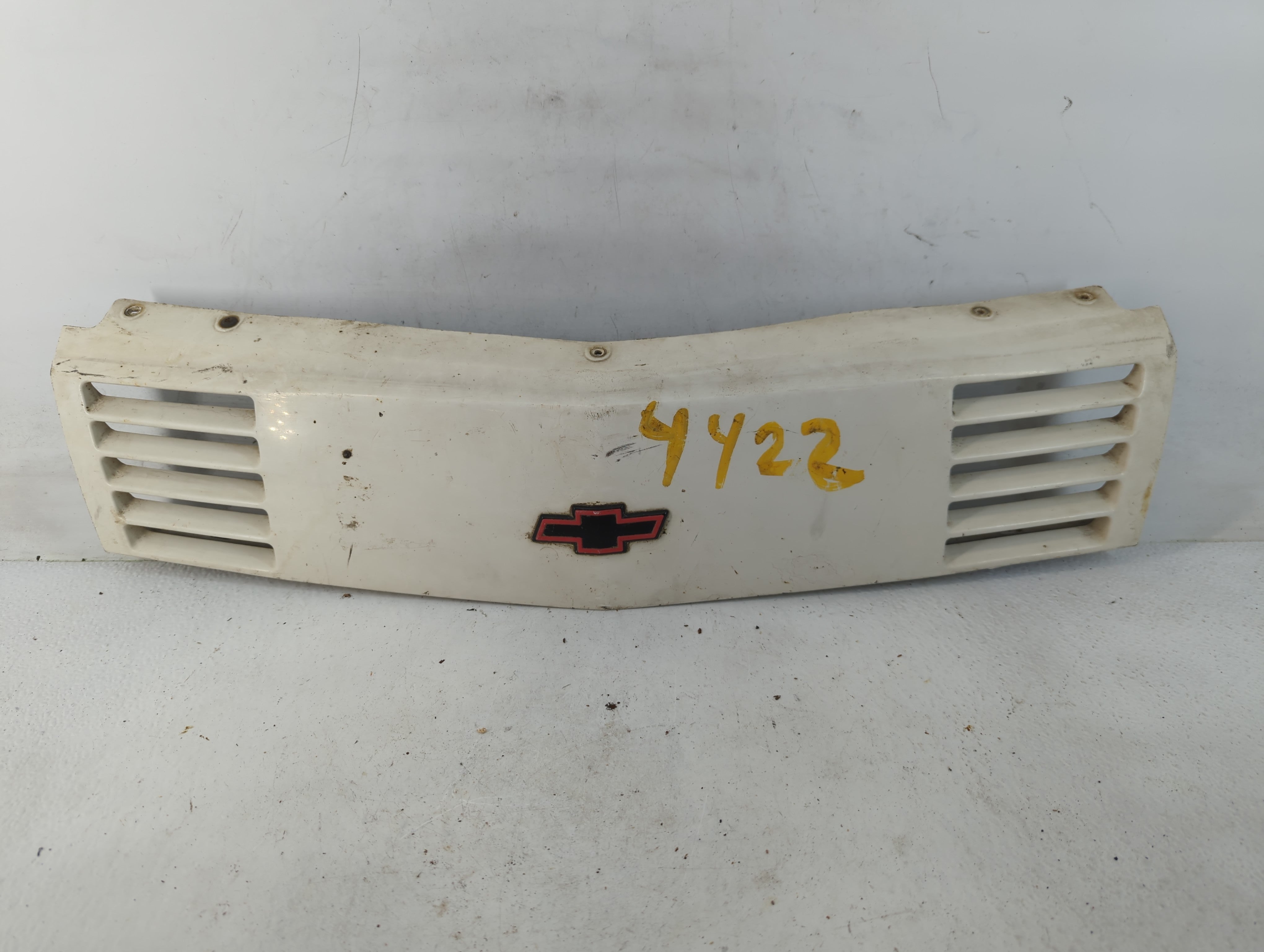 1991 Chevrolet Lumina Front Bumper Grille Cover – Oemusedautoparts1.com