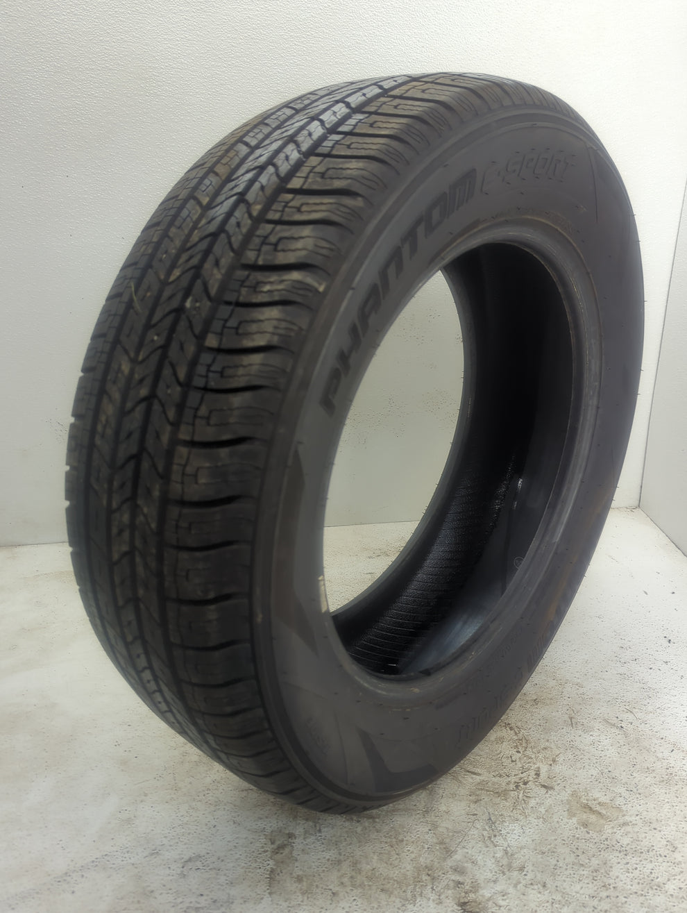 Used Tire 235/60R/18 PHANTOM C-SPORT 107V - Tread Depth 10/32 ...