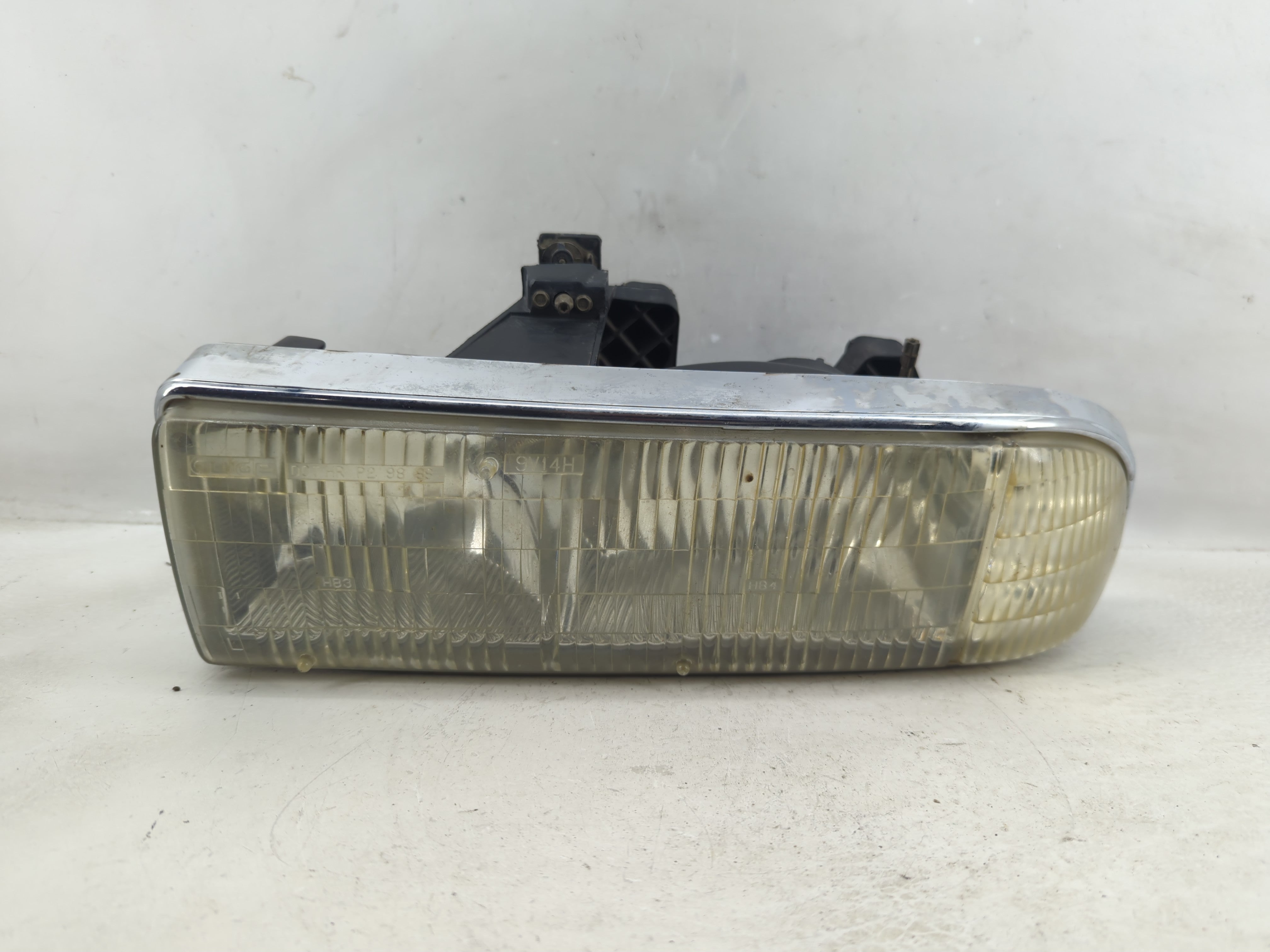 1998-2004 Chevrolet S10 Driver Left Oem Head Light Headlight Lamp ...