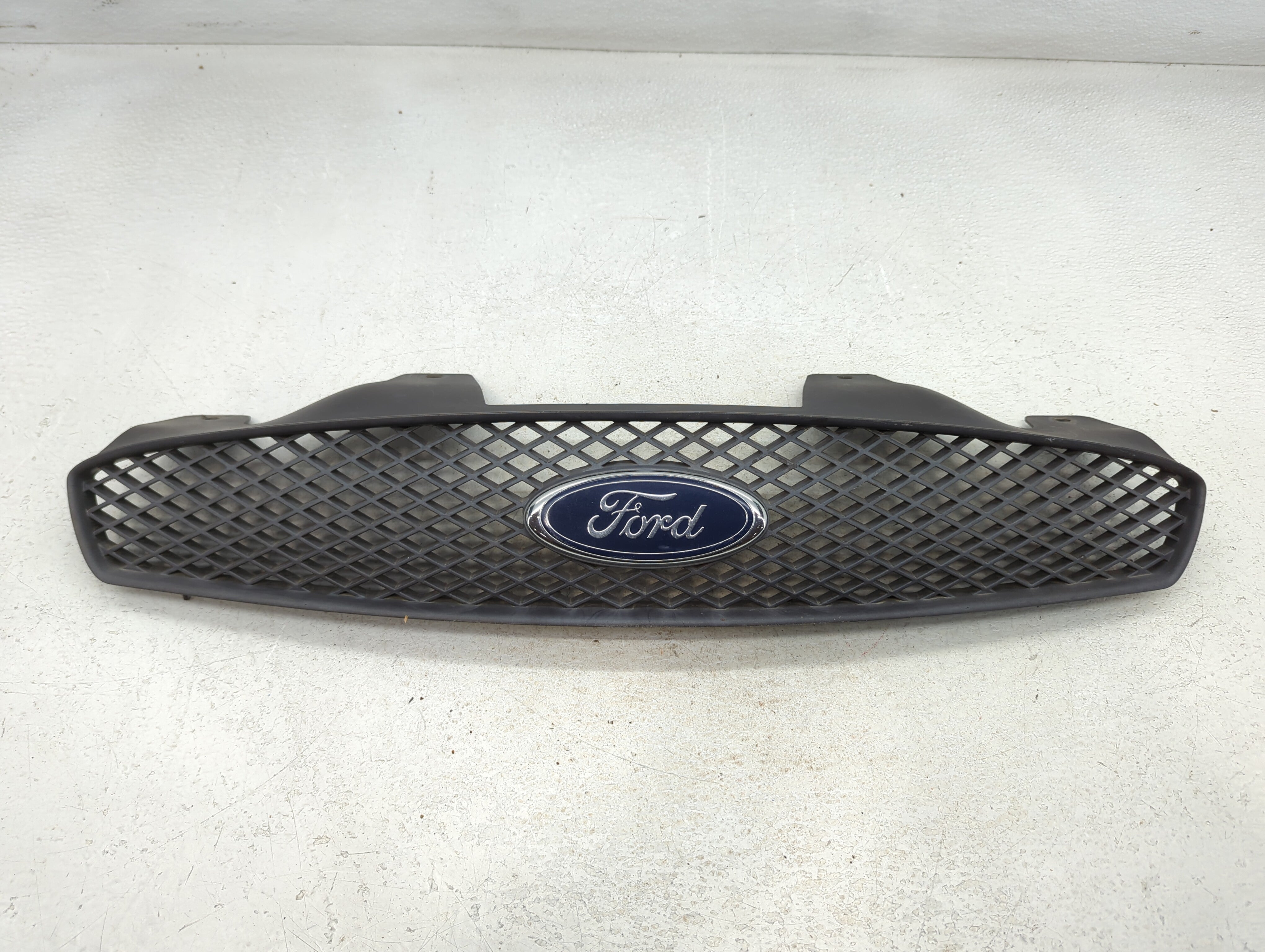 2004-2007 Ford Taurus Front Bumper Grille Cover – Oemusedautoparts1.com