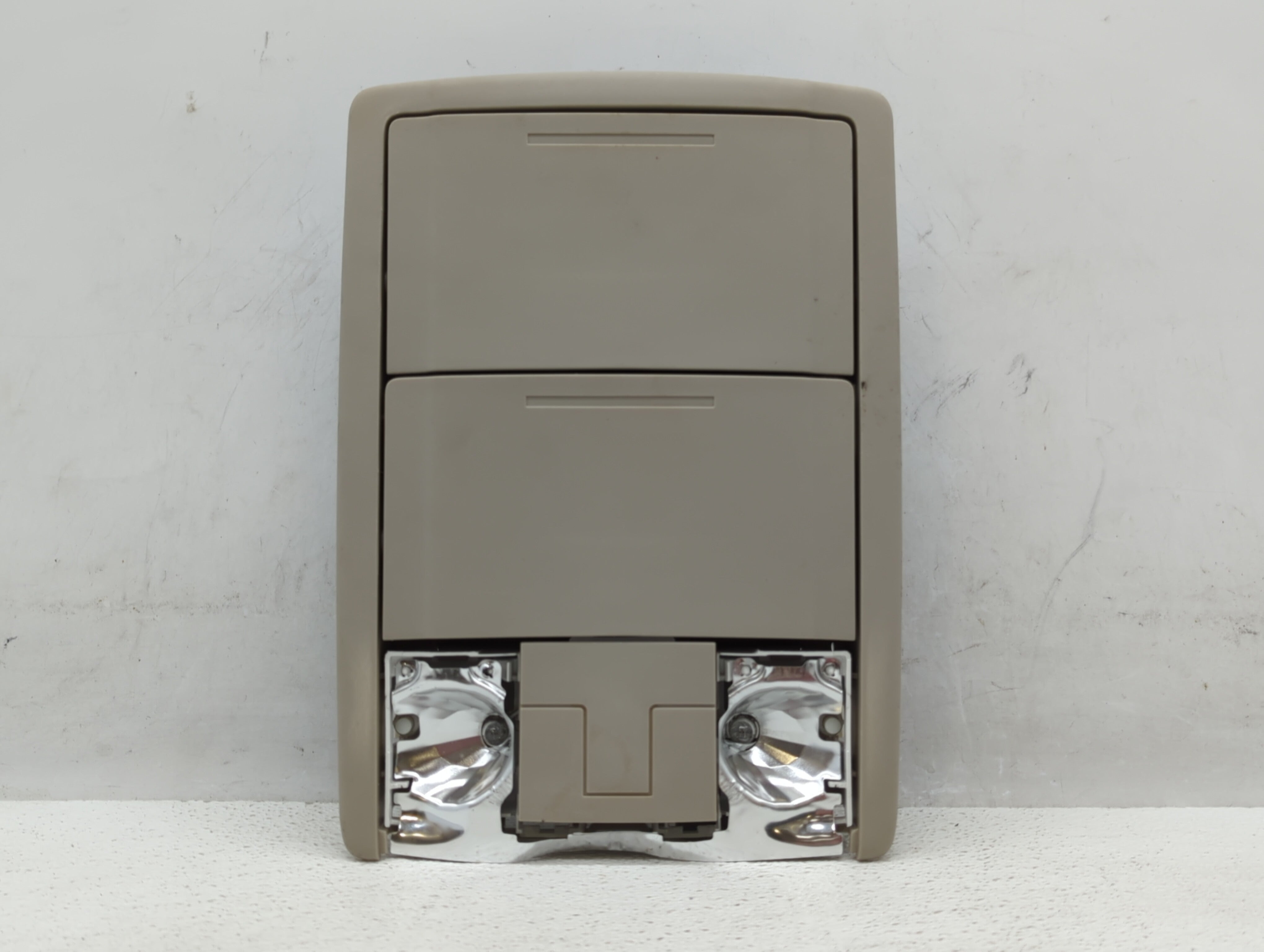 2019 Chevrolet Traverse Overhead Roof Console – Oemusedautoparts1.com