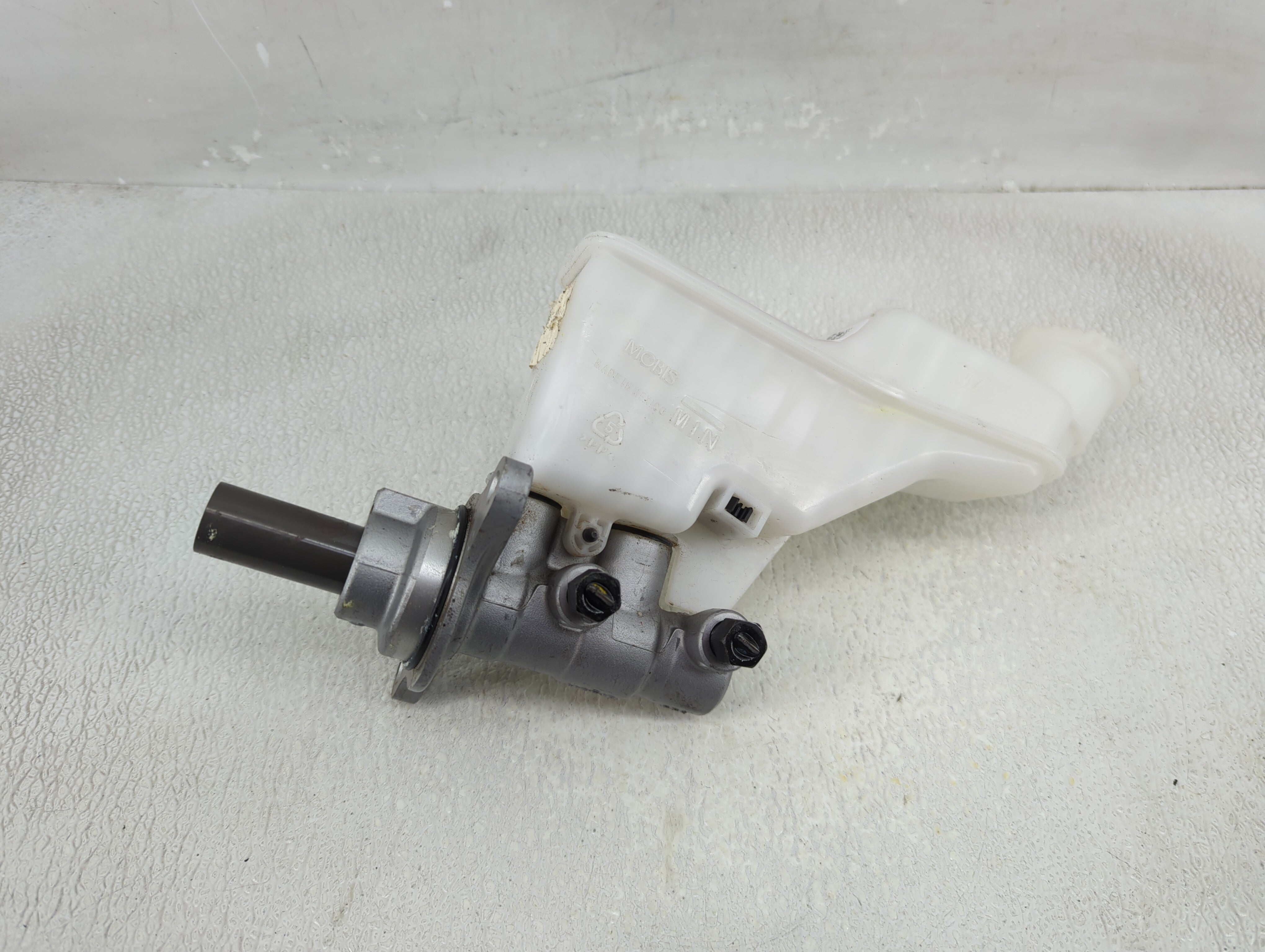 2022-2022 Hyundai Tucson Brake Master Cylinder – Oemusedautoparts1.com