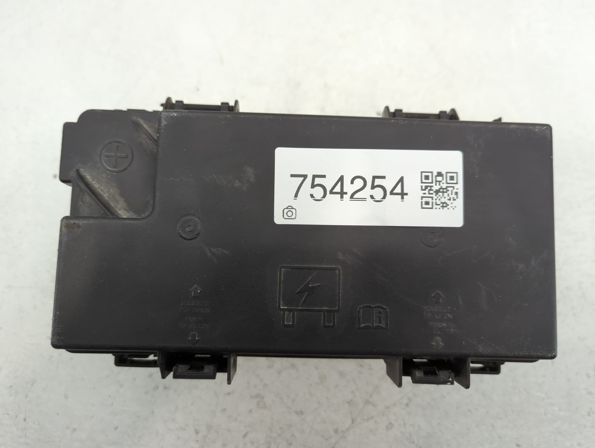 2009-2014 Volkswagen Routan Fusebox Fuse Box Panel Relay Module P/N ...