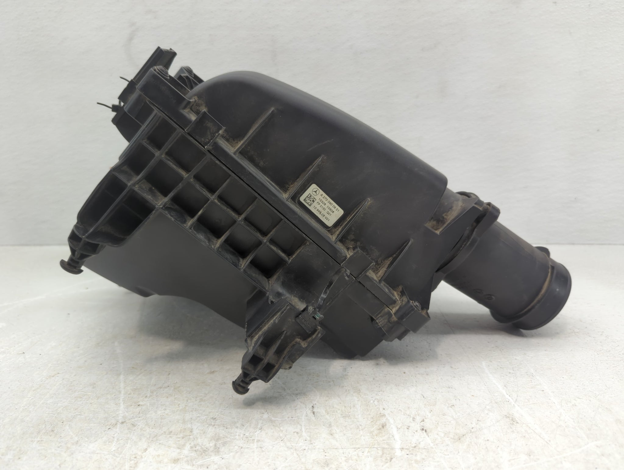 2016 Mercedes-benz Cla250 Air Cleaner Intake-duct Hose Tube ...